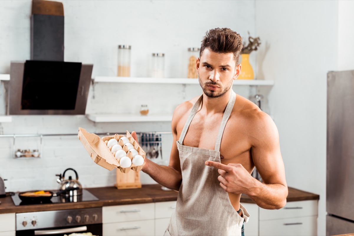 Top 10 Superfoods for Men’s Optimal Health: Expert Advice