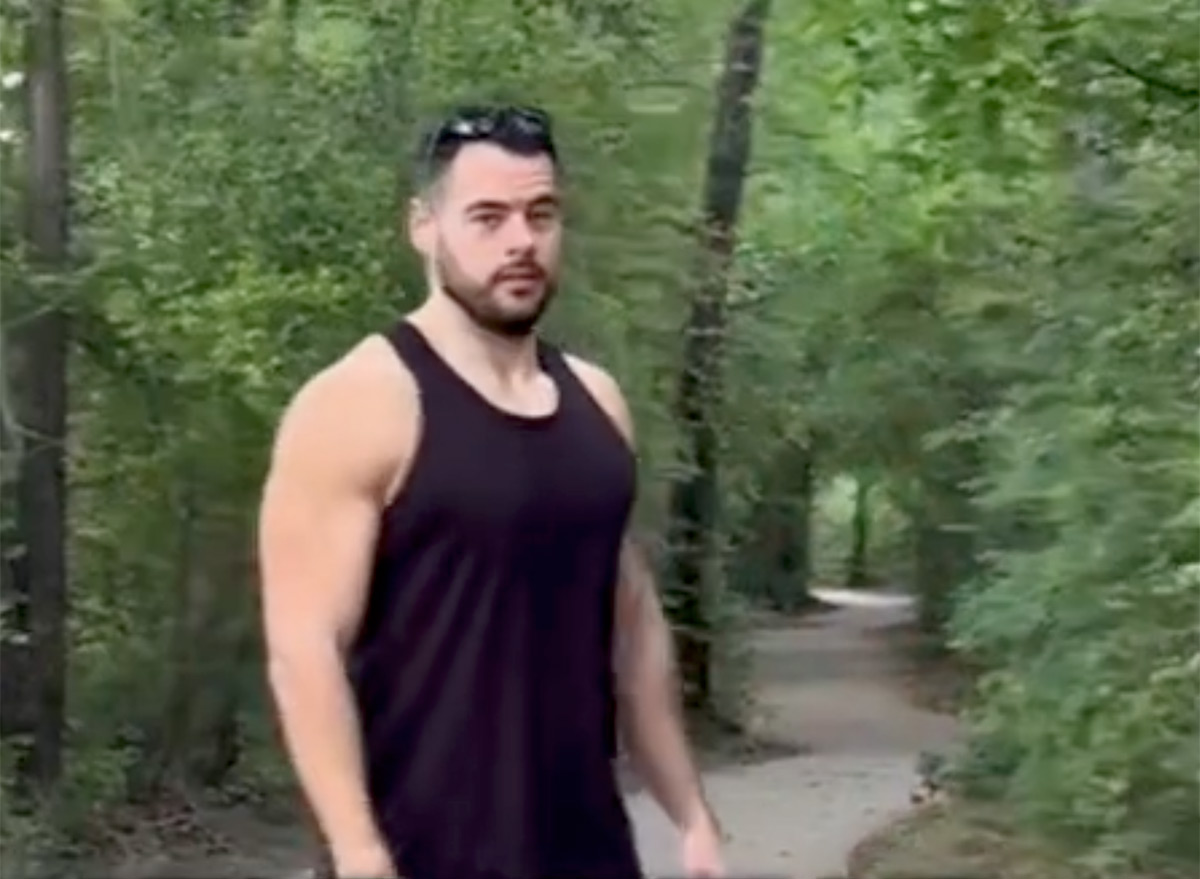 Man Shows Off Abs After Shredding 130 Pounds: 6 Essential Tips