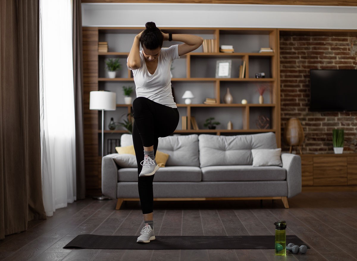 5-Minute Standing Ab Routine for a Flatter Stomach