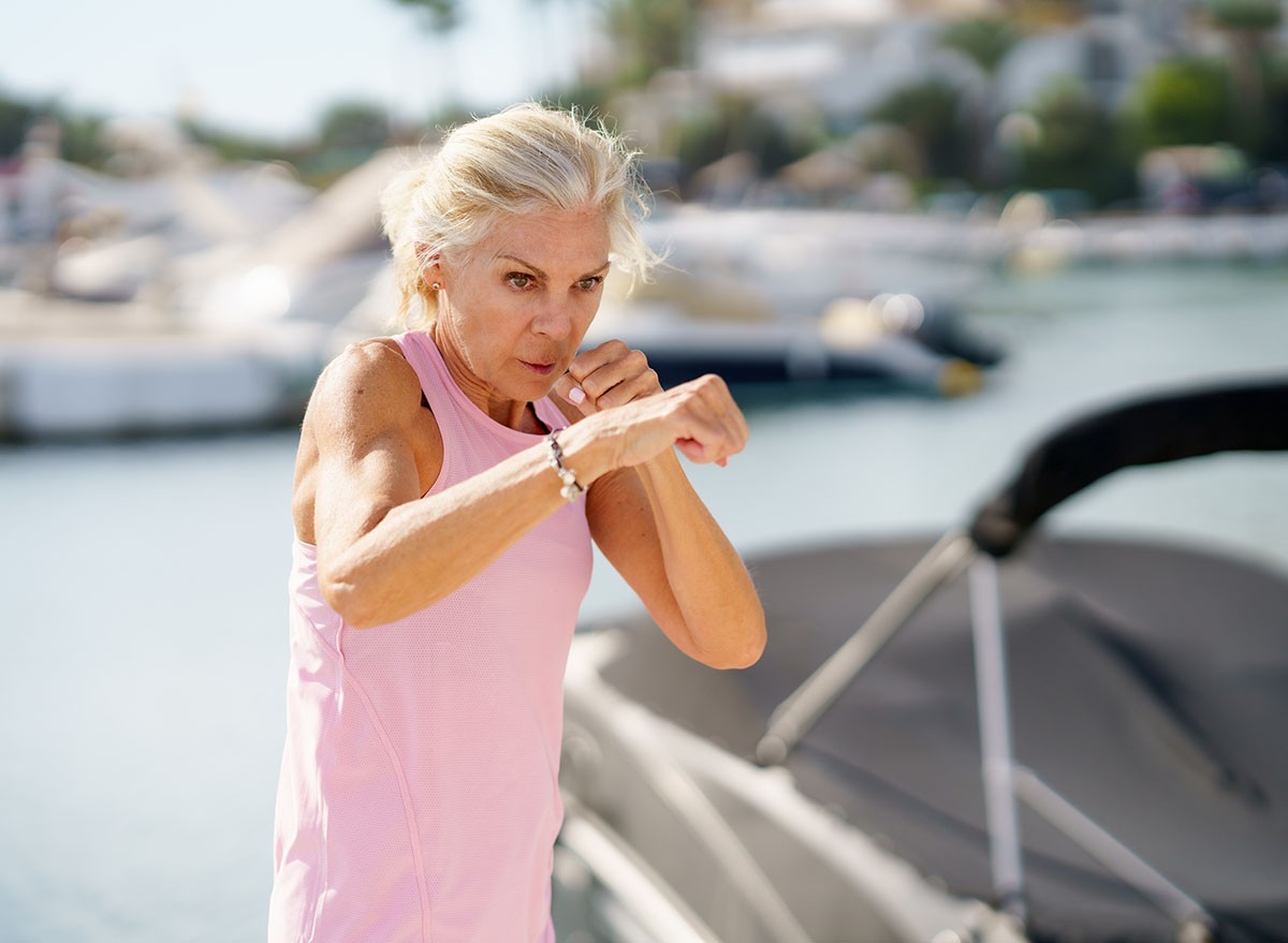 5-Minute Standing Ab Routine for a Flatter Stomach