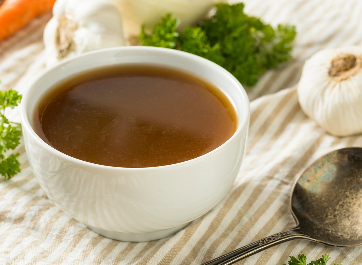 7 Best Drinks For Intermittent Fasting, According to Nutrition Expert